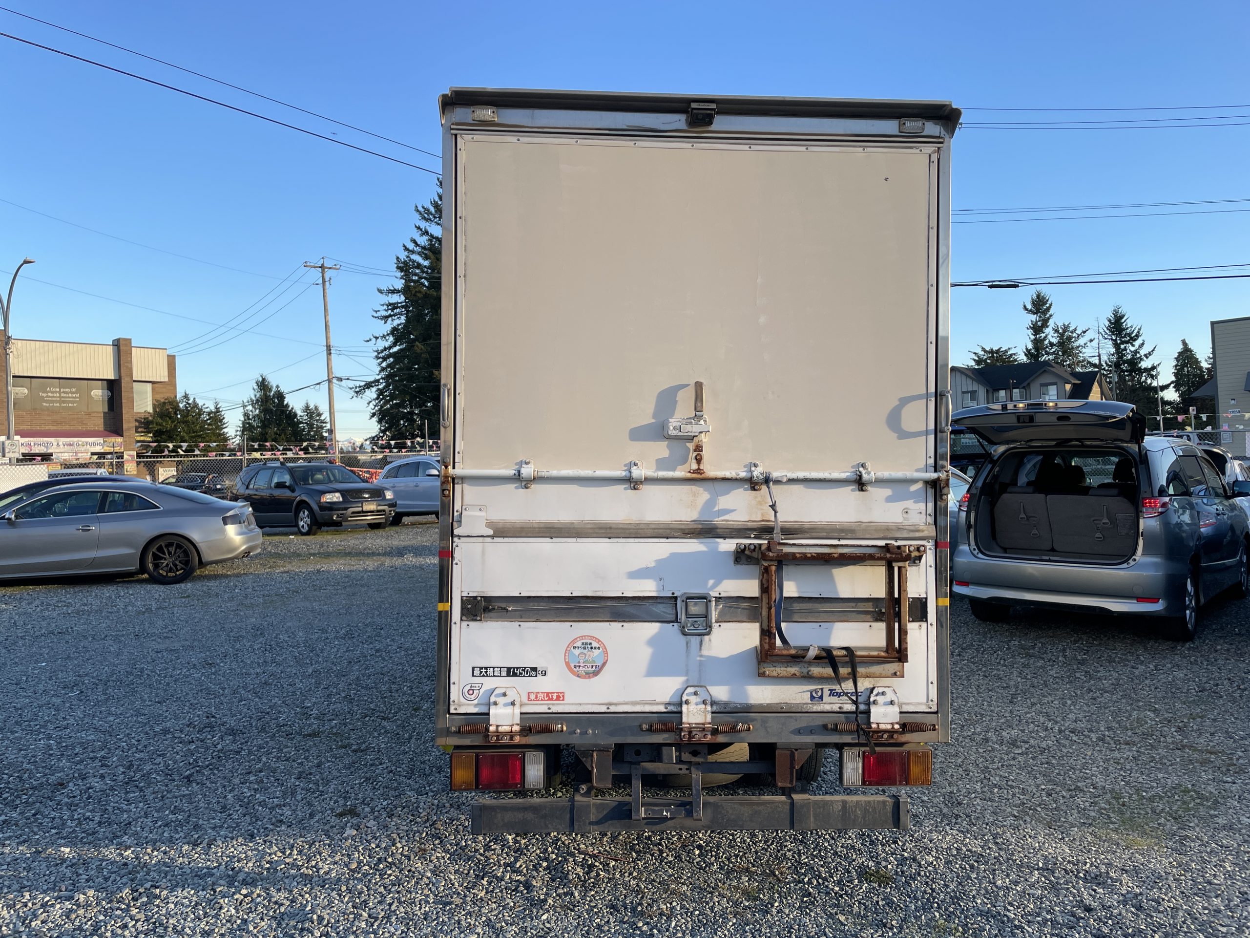 Isuzu Elf JDM import is reliable for business needs