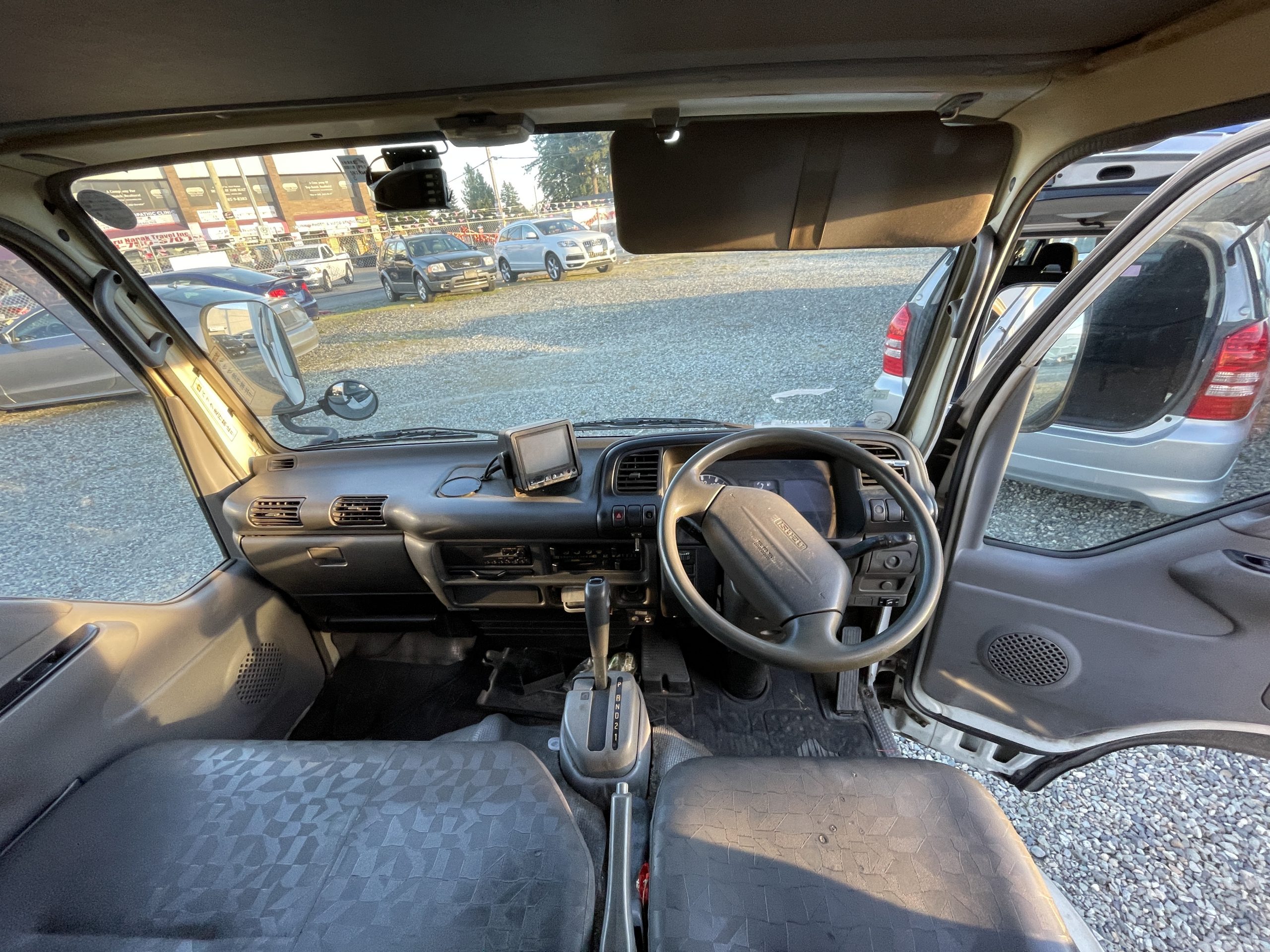 Isuzu Elf JDM import is reliable for business needs