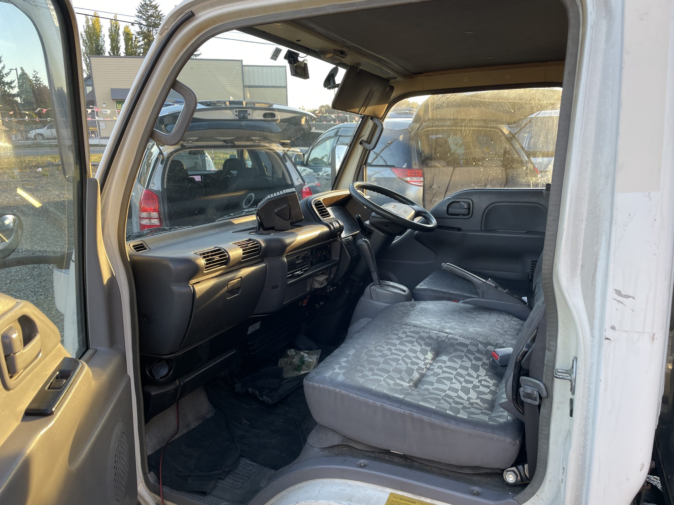 Isuzu Elf JDM import is reliable for business needs
