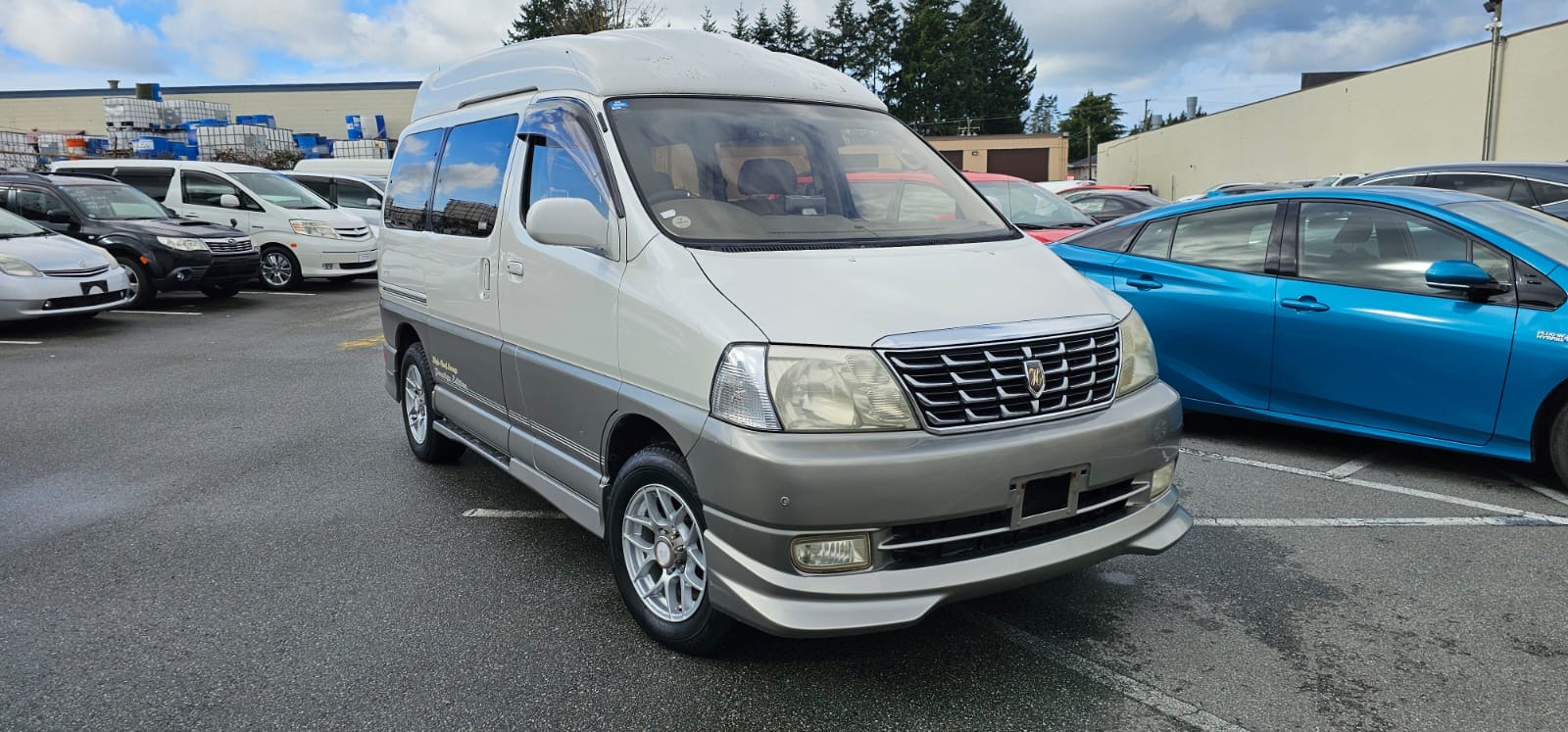 Spacious Toyota Grand Hiace JDM import for comfort
