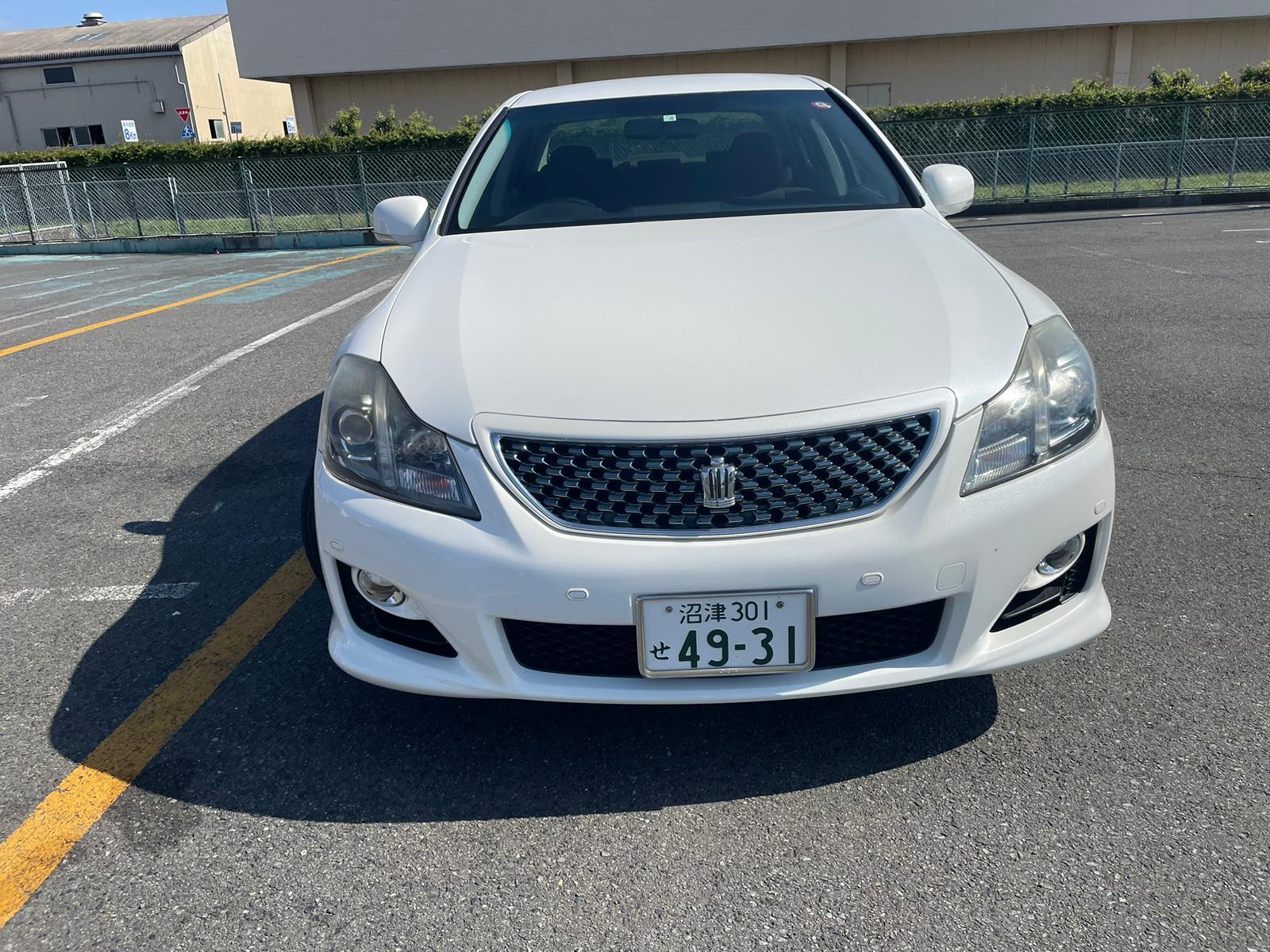Toyota Crown JDM import for luxury and performance