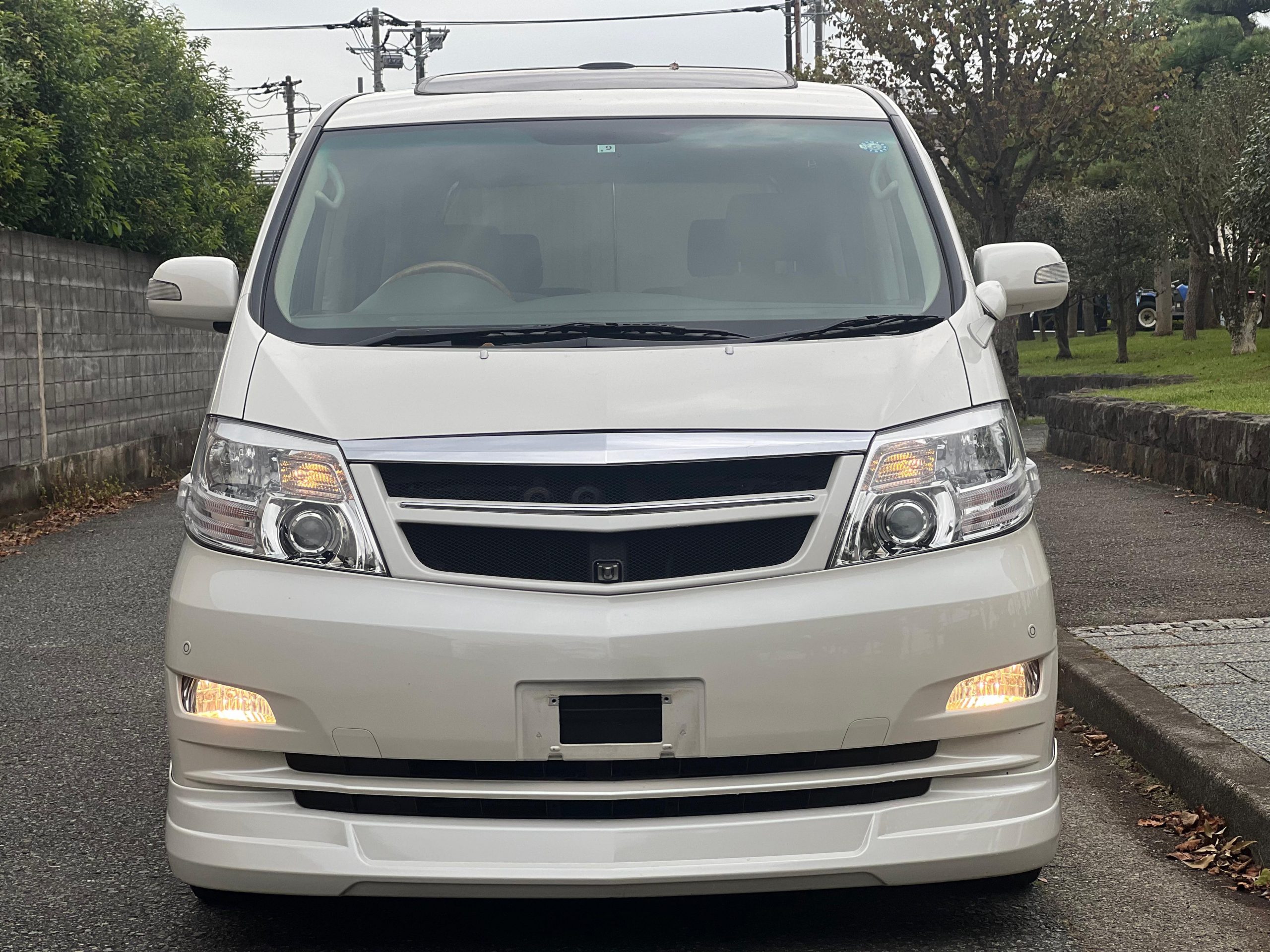 Toyota Alphard JDM import comfort and luxury features