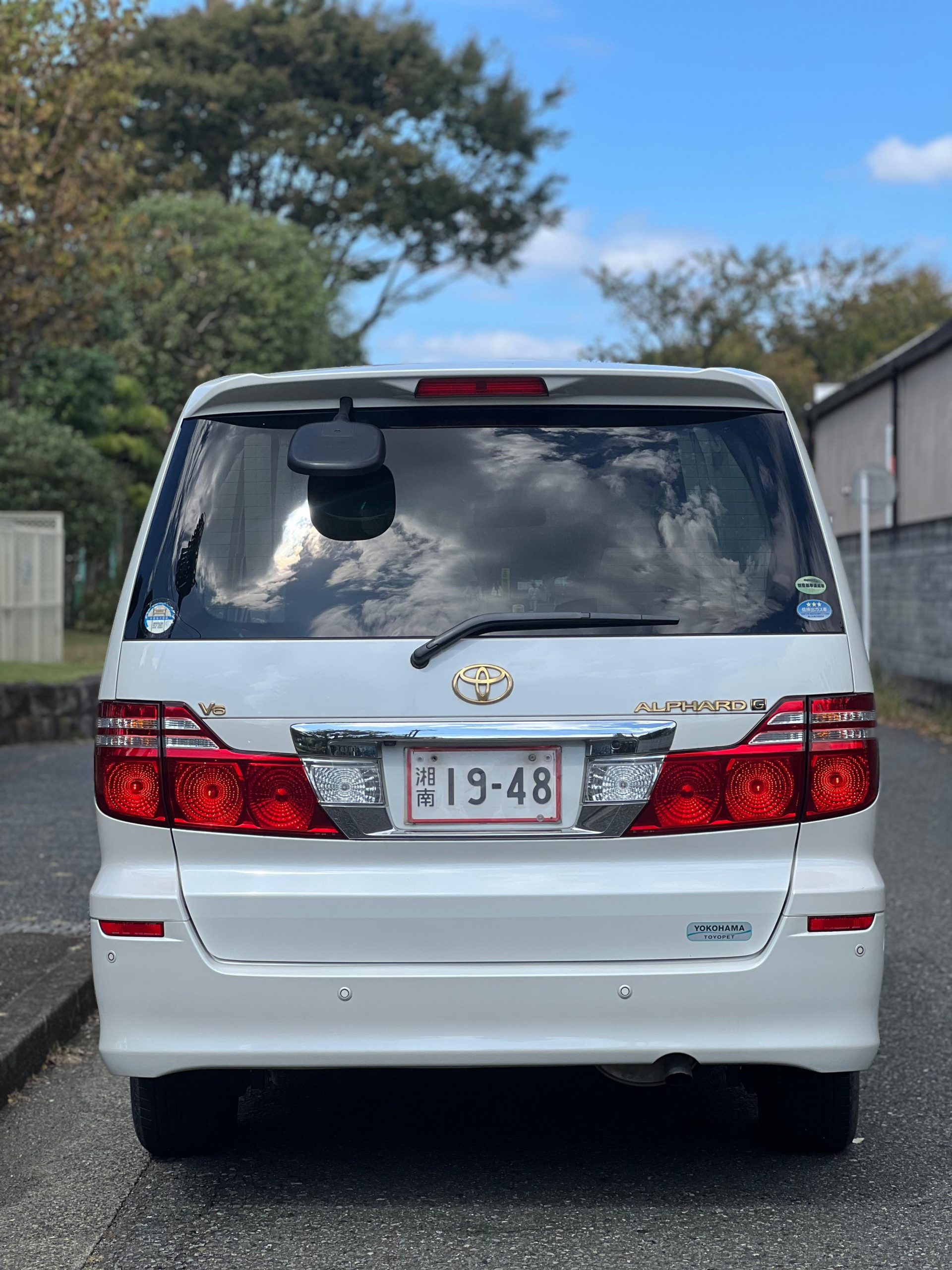 Toyota Alphard JDM import trusted luxury at Autocom